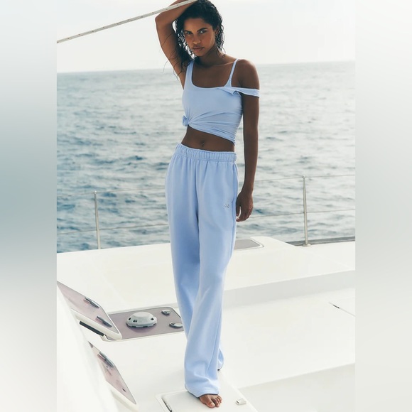 ALO Yoga | Pants & Jumpsuits | Alo Seashell Blue Accolade Straight Leg ...